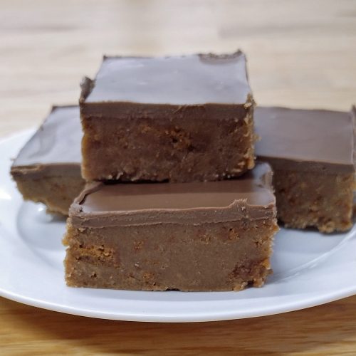 Biscoff Chocolate Slice - Suzanne Bakes