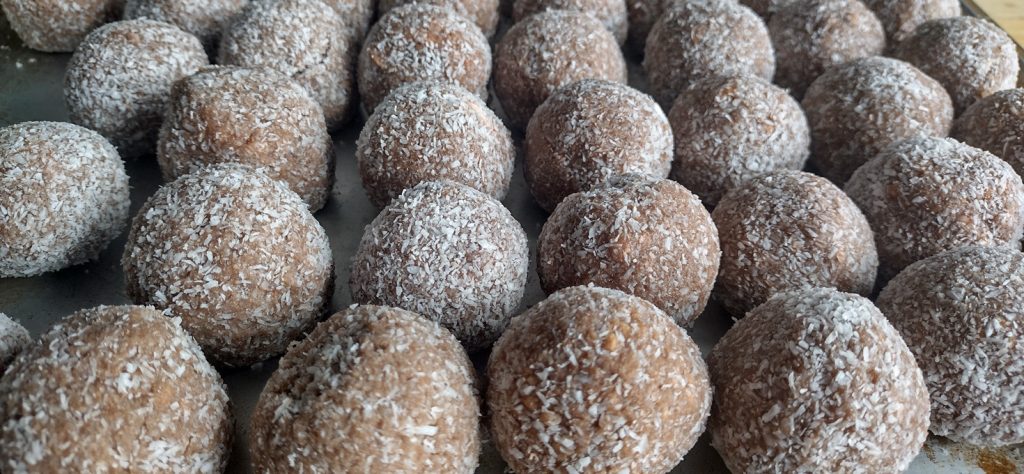Marshmallow Snowballs - Suzanne Bakes
