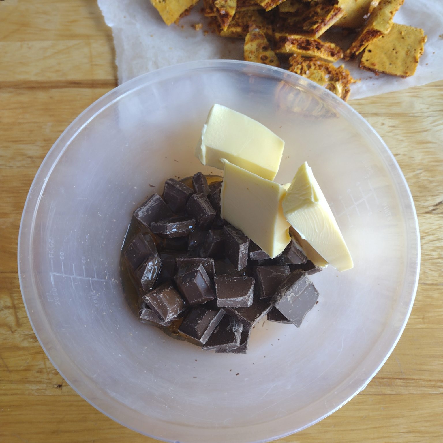 Chocolate Honeycomb Slice (Crunchie style) - Suzanne Bakes